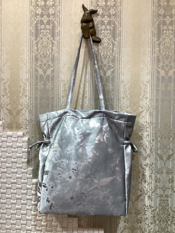 フェイクレザー巾着トートバッグ – q.b.cの公式オンラインストア